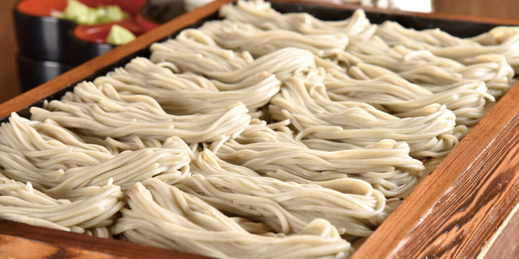 〈小千谷の蕎麦処 須坂屋〉のへぎそばは、ふのりそばならではののど越しが絶妙 | おすすめ＆注目情報 | 新潟のつかいかた