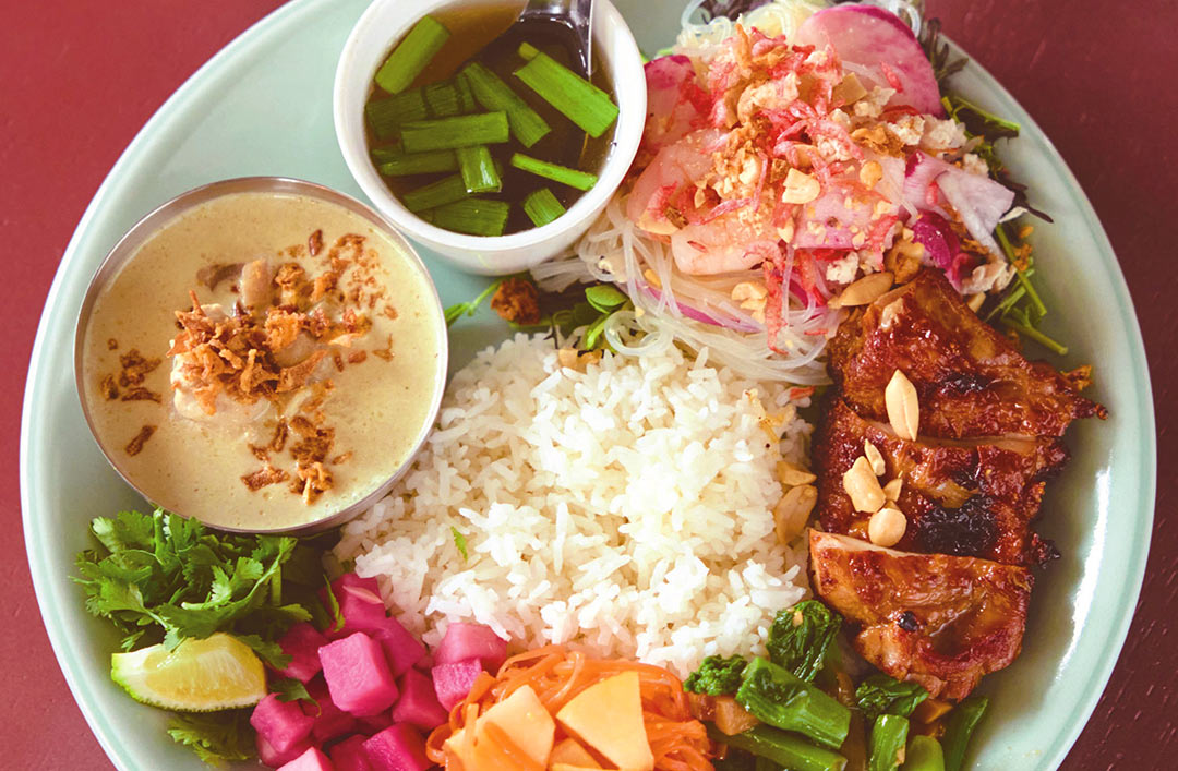 本場の味かつ食べやすい！ 〈カルマ〉で堪能する“やさしい”タイ料理 | おすすめ＆注目情報 | 新潟のつかいかた